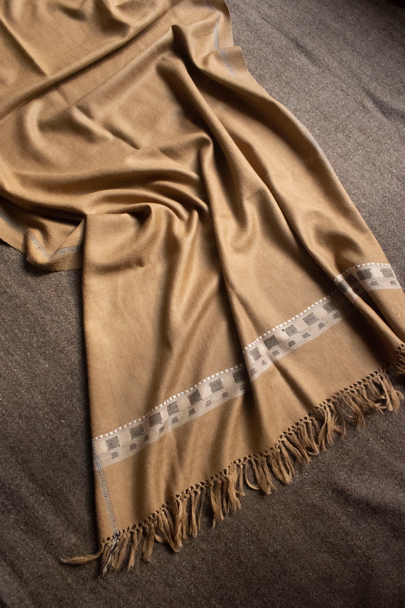 Khampa Shawl (Ladakhi Sheep Wool + Merino Wool) – Looms of Ladakh
